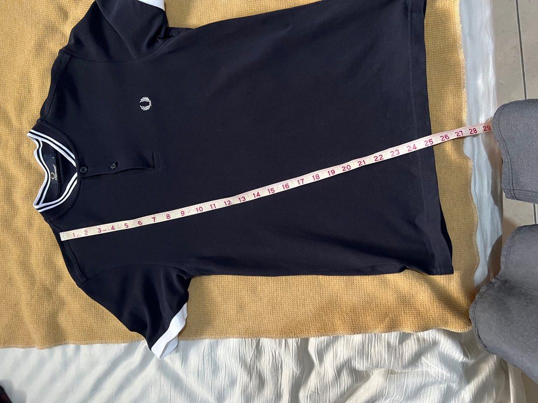 FRED PERRY size S but fits XS. All other details are shown in the ...