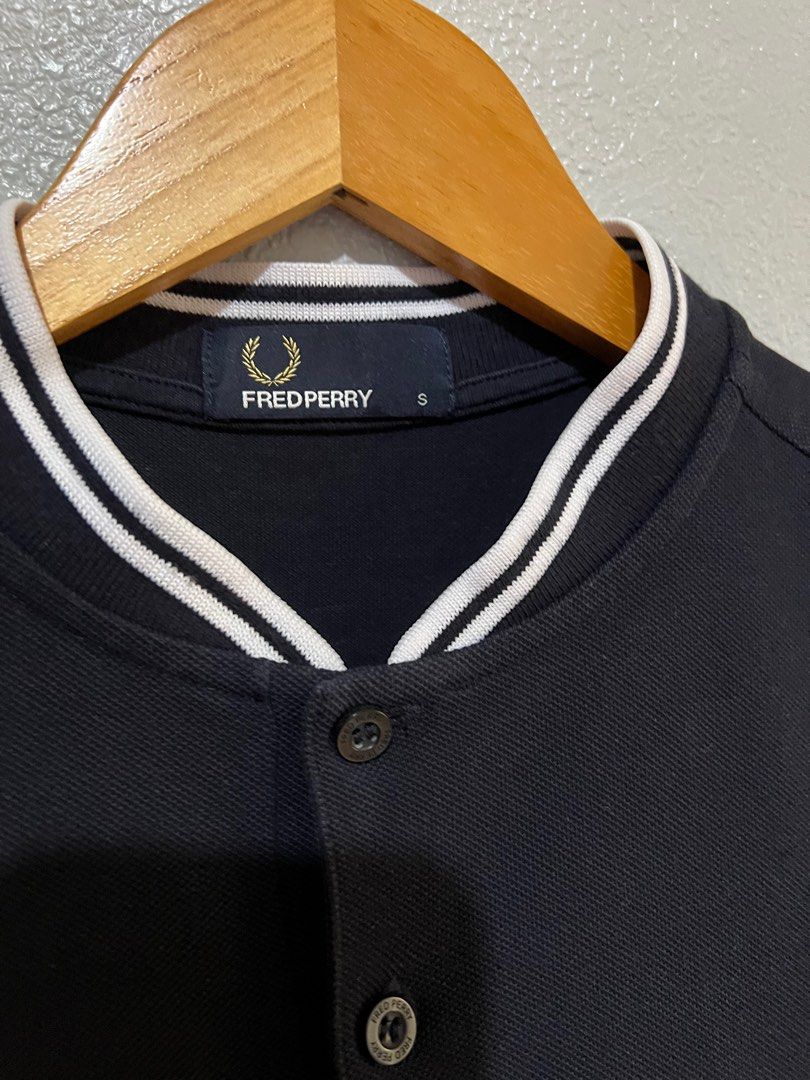 FRED PERRY size S but fits XS. All other details are shown in the ...