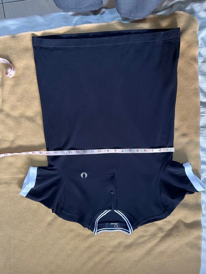 FRED PERRY size S but fits XS. All other details are shown in the ...