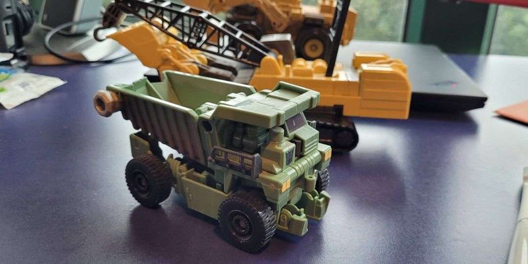 Hasbro Transformer construction Devastator, 興趣及遊戲, 玩具 & 遊戲類 - Carousell