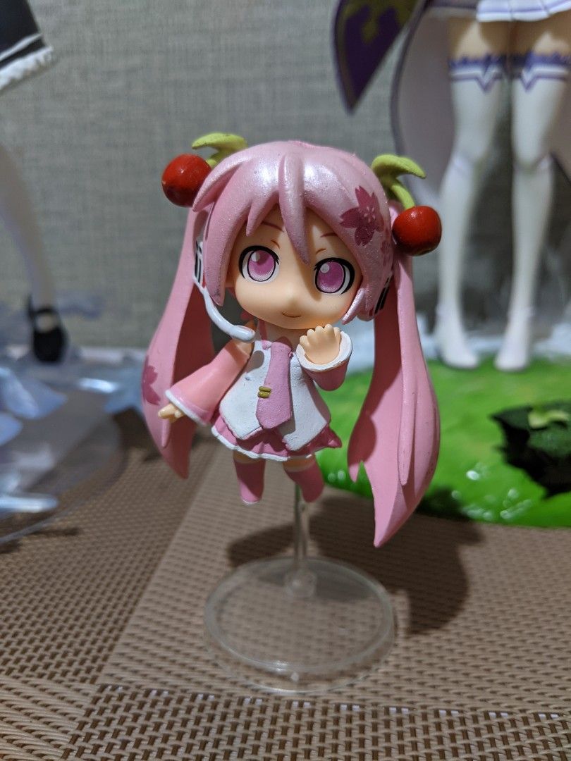 HATSUNE MIKU NENDOROID PETIT (BOOTLEG) on Carousell