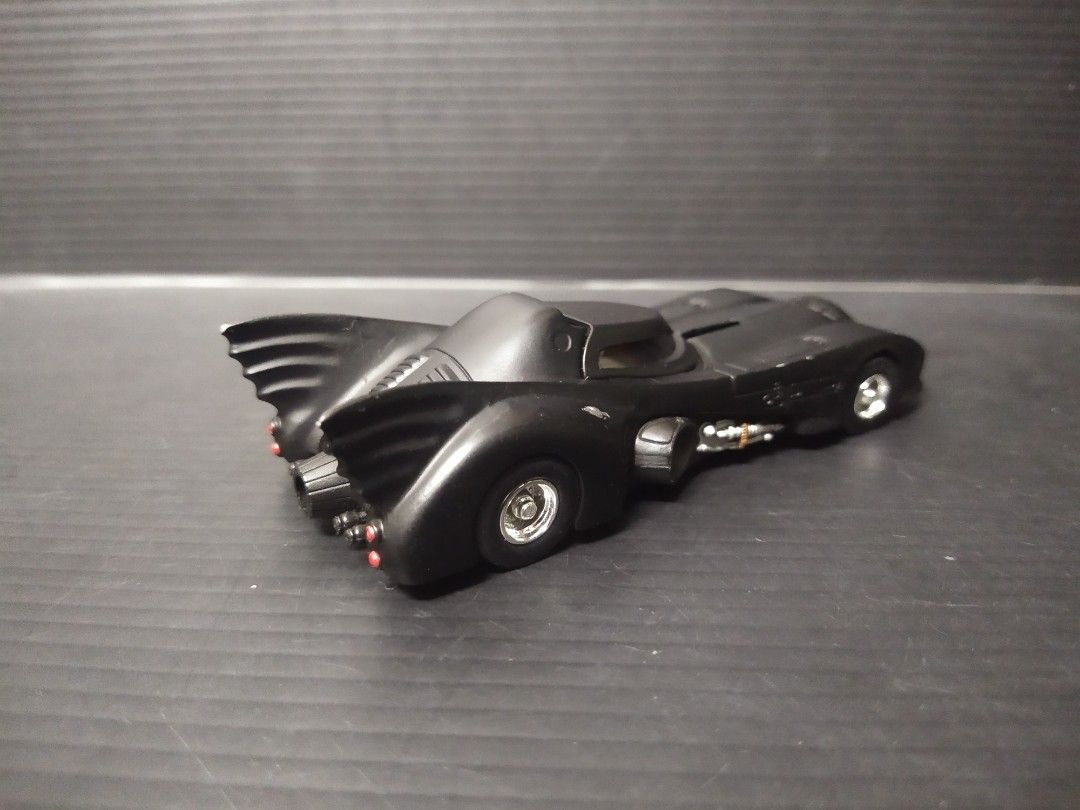Hotwheels BATMAN 1989 BATMOBILE RARE 1:50 SCALE COLLECTIBLE DIORAMA ...