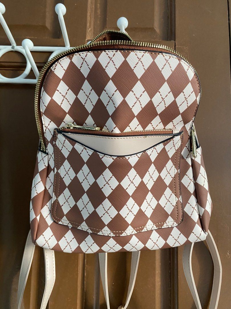 JOVANNI BACKPACK on Carousell