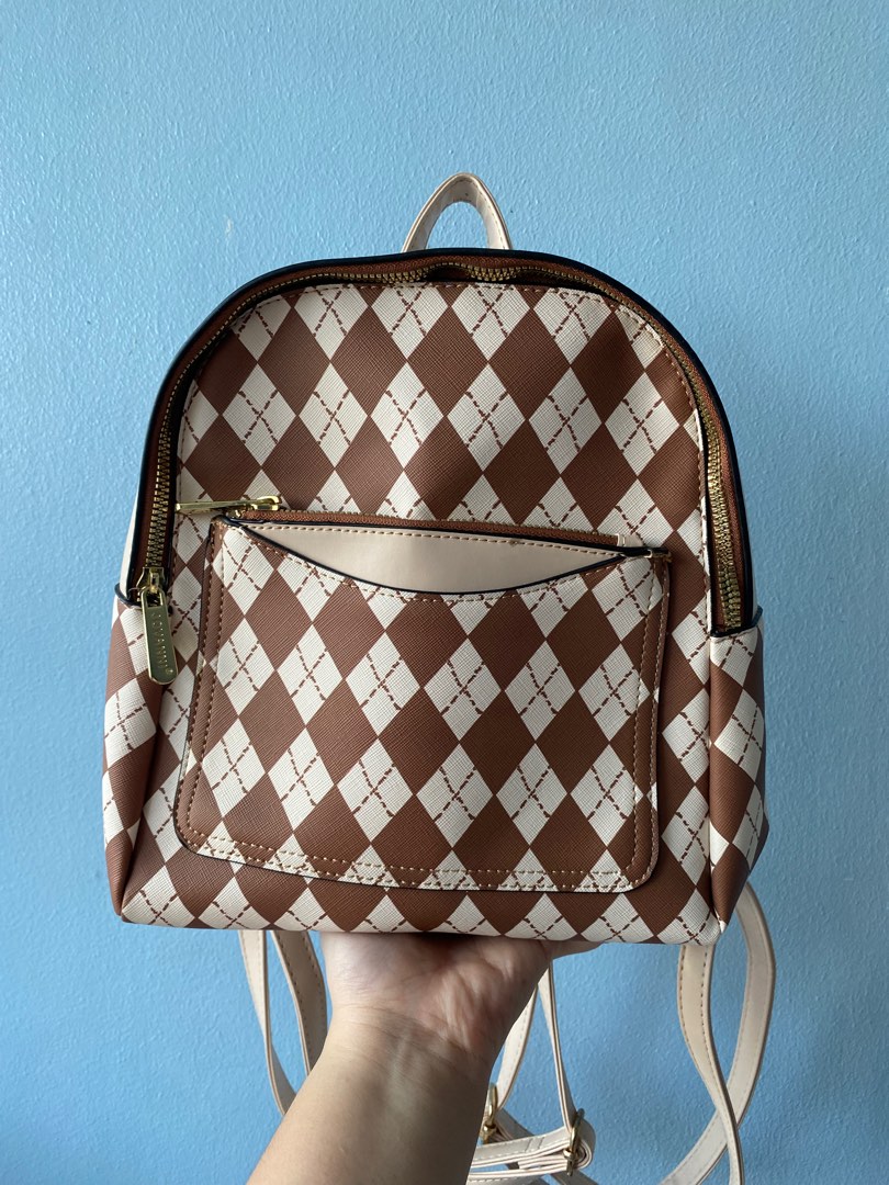 JOVANNI BACKPACK on Carousell