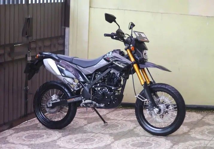 KAWASAKI D-TRACKER SE 2022, Motor di Carousell