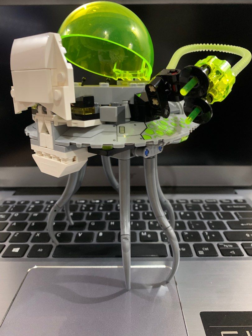 Lego 76040 Brainiac Attack. Released 2015. Retired set NO MINIFIGURES ...