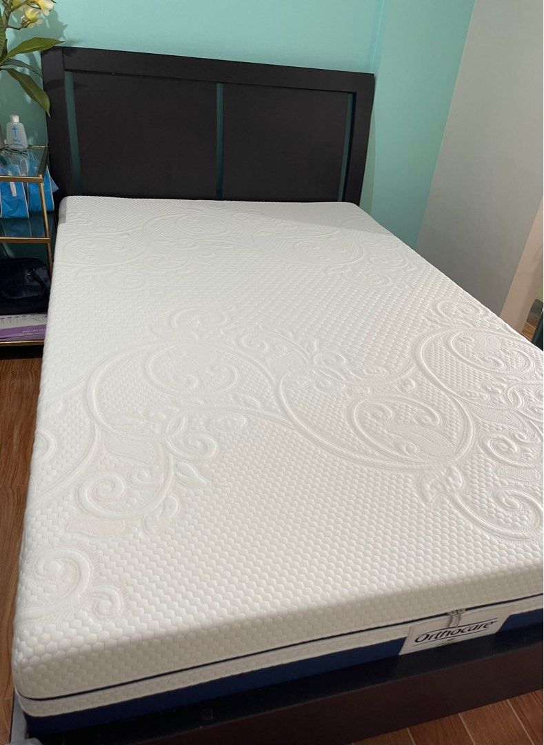 Like New Mandaue Semi Double Bed frame with Uratex OrthoCare balance ...