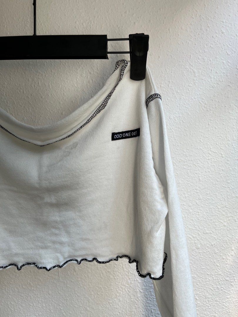 OOD ONE OUT white inside out seam long sleeve crop top, Women's Fashion ...