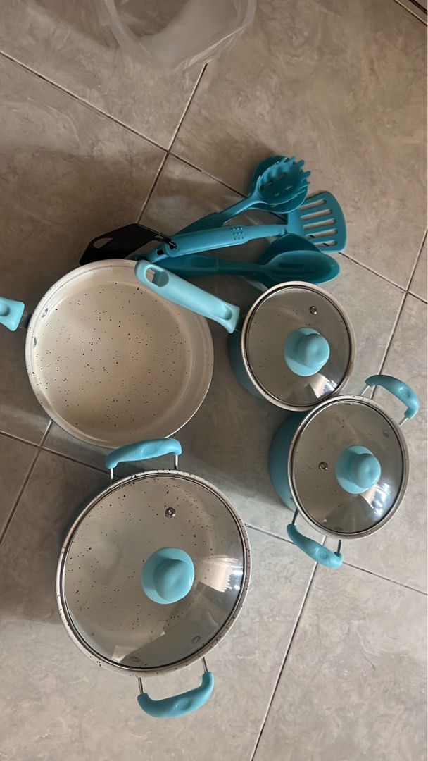 Panci set wajan penggorengan spatula set, Kitchen & Appliances di Carousell