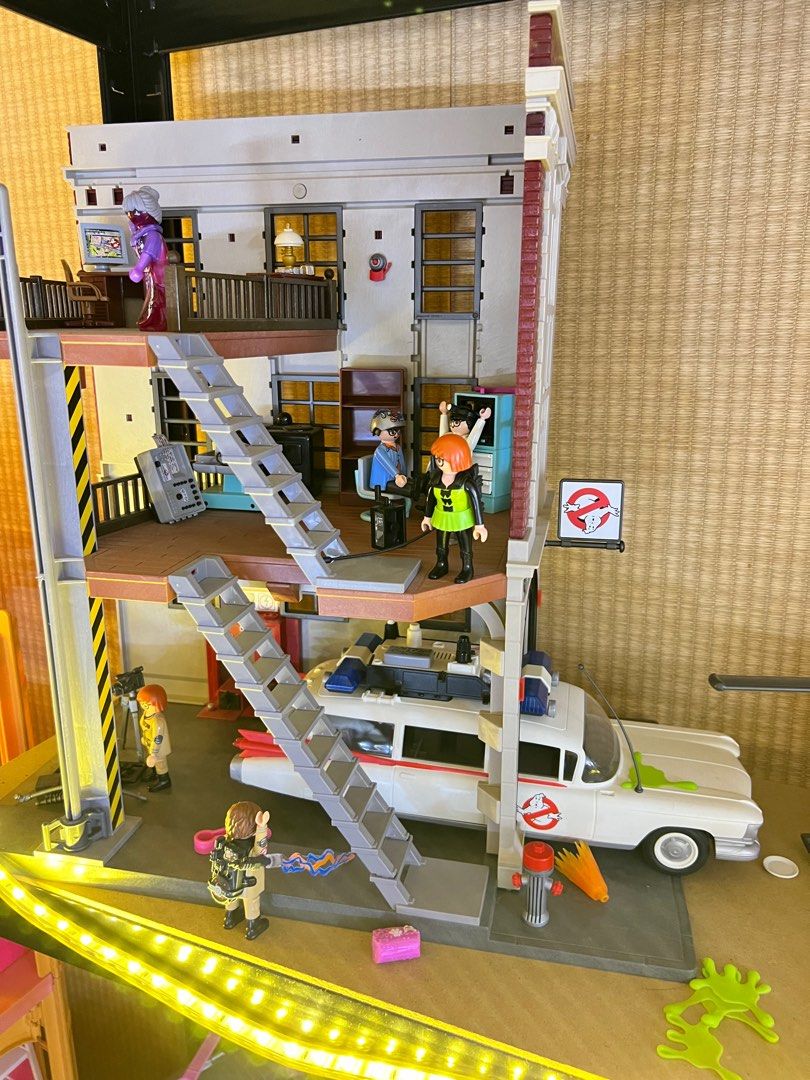 Playmobil ghostbuster house and ecto-1 on Carousell