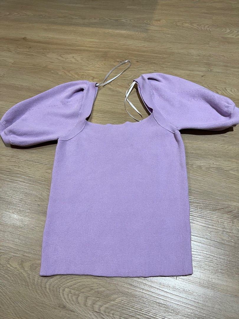 Purple top, Women's Fashion, Tops, Other Tops on Carousell