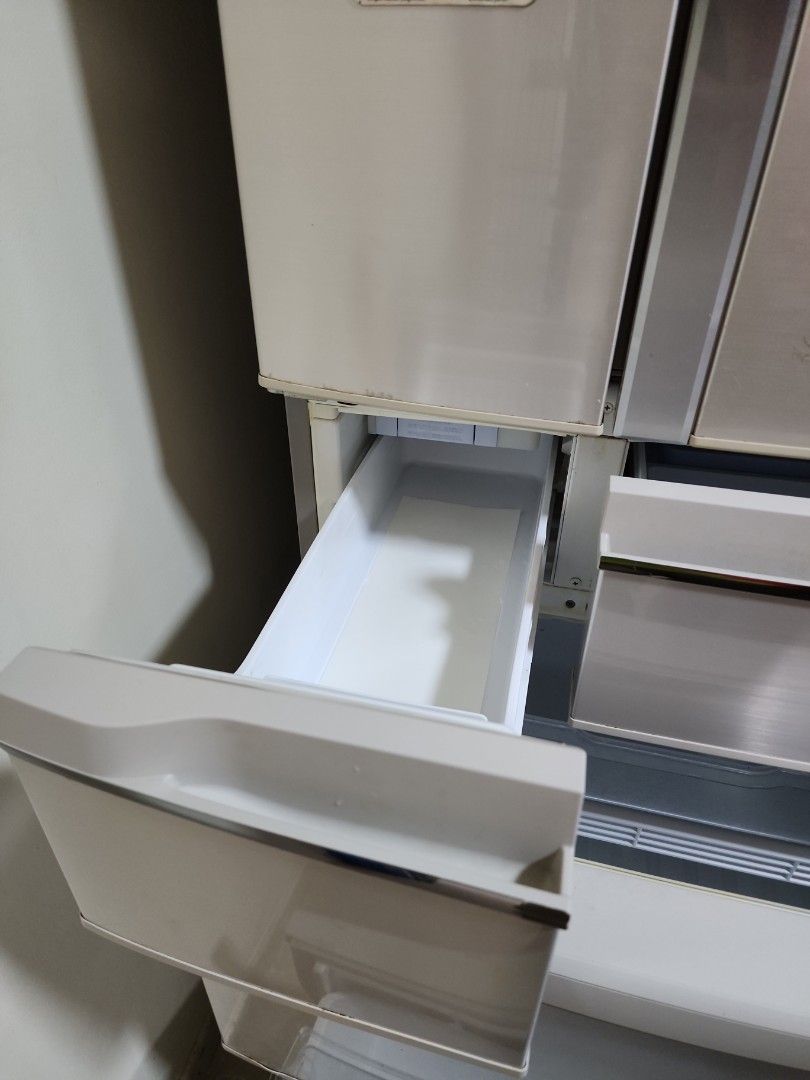 Panasonic Refrigerator with internal automatic ice maker, TV & Home ...