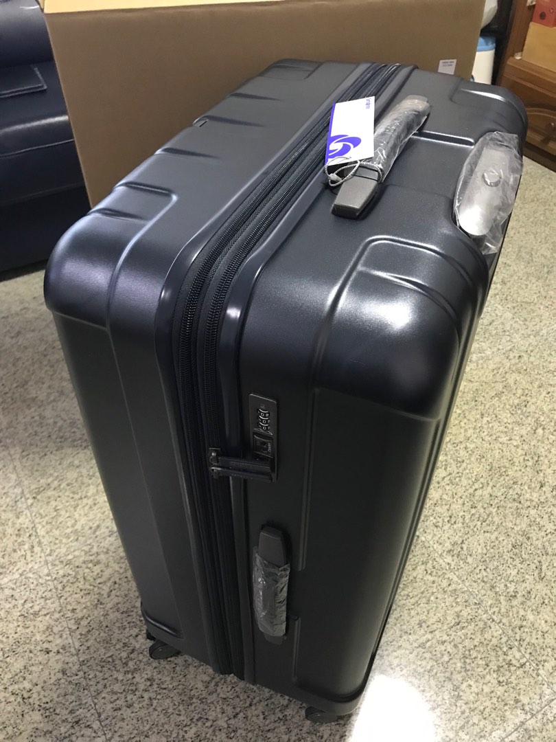 Samsonite NIAR 29inch/78cm Matt Graphite, Hobbies & Toys, Travel ...
