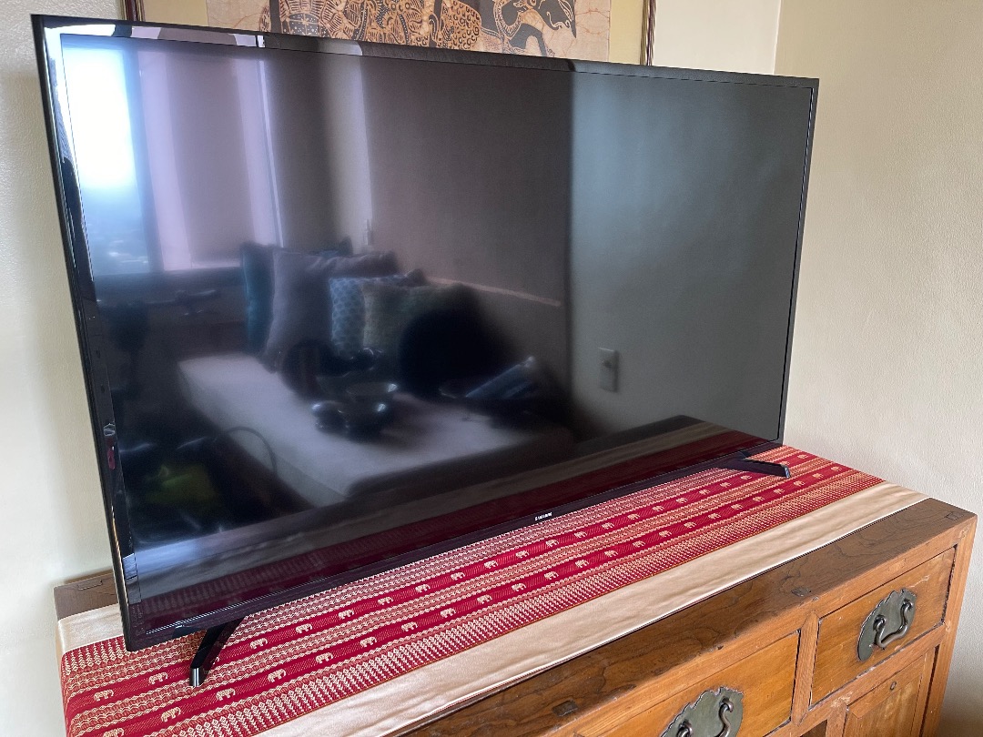 SAMSUNG 49 inches Full HD Smart TV on Carousell