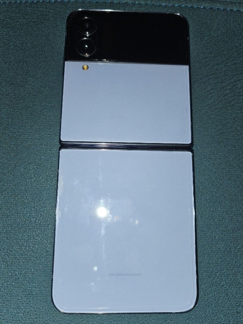 Samsung Z Flip 4 blue 256gb like new, Mobile Phones & Gadgets, Mobile ...