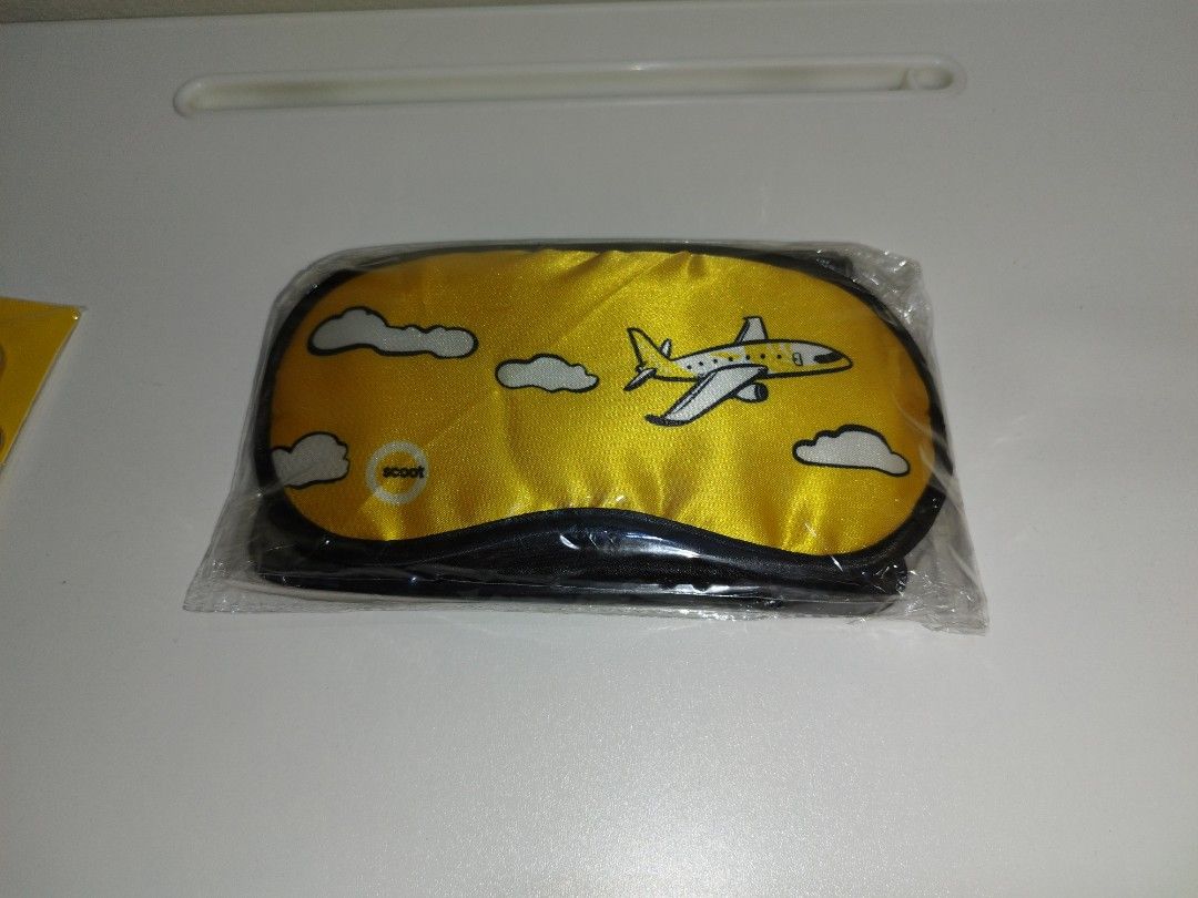 Scoot Sleeping Eye Mask, Hobbies & Toys, Travel, Travel Essentials ...