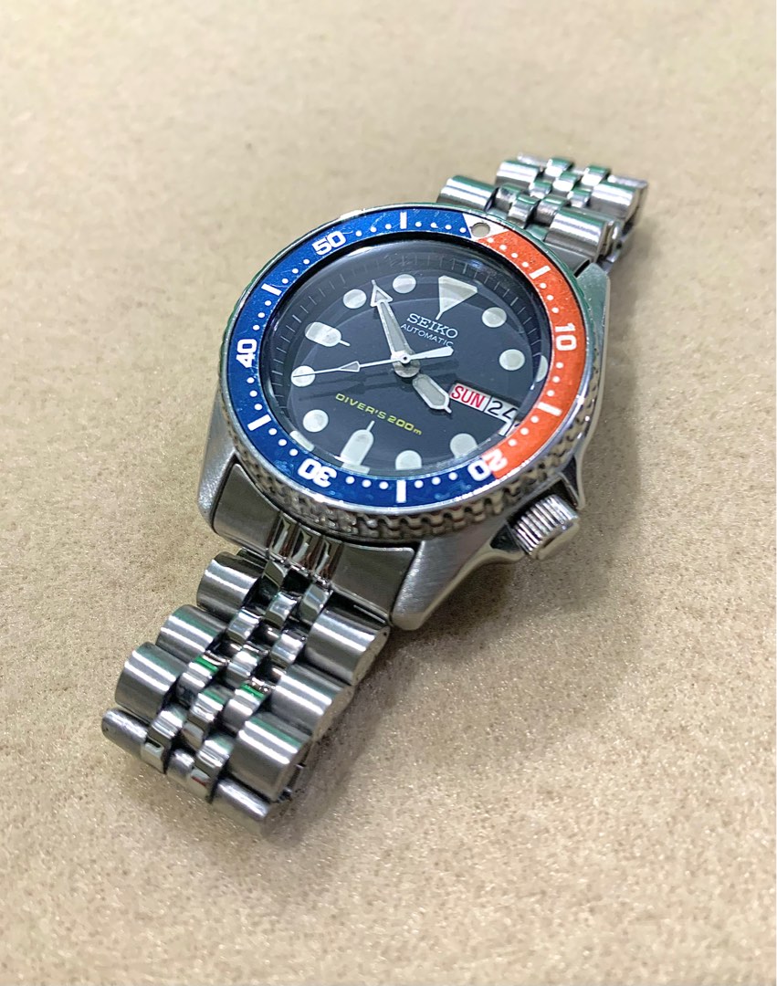 Seiko SKX015, Men's Fashion, Watches & Accessories, Watches on Carousell