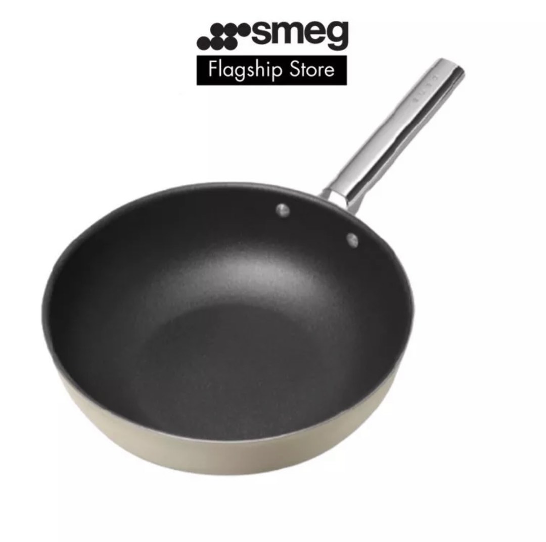 Smeg wok 30cm, 50s retro style aesthetic, cream, Furniture & Home ...