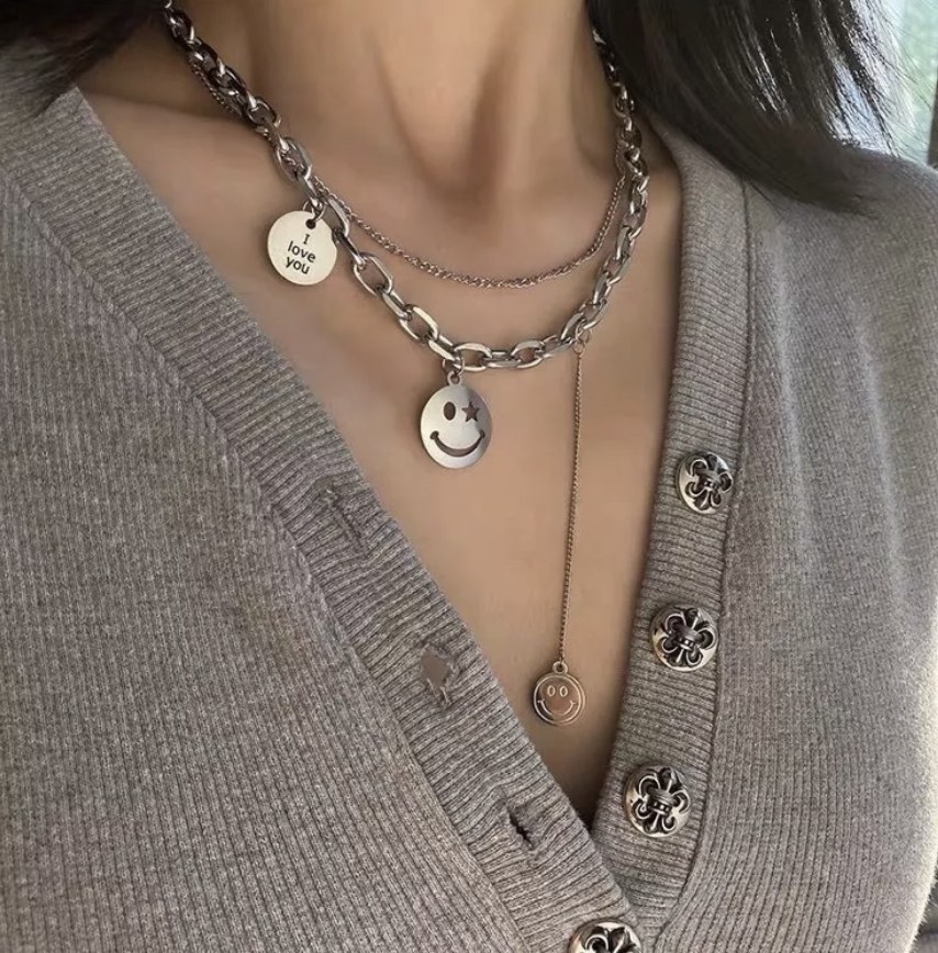 Smiley face necklace, Women's Fashion, Jewelry & Organisers, Necklaces ...