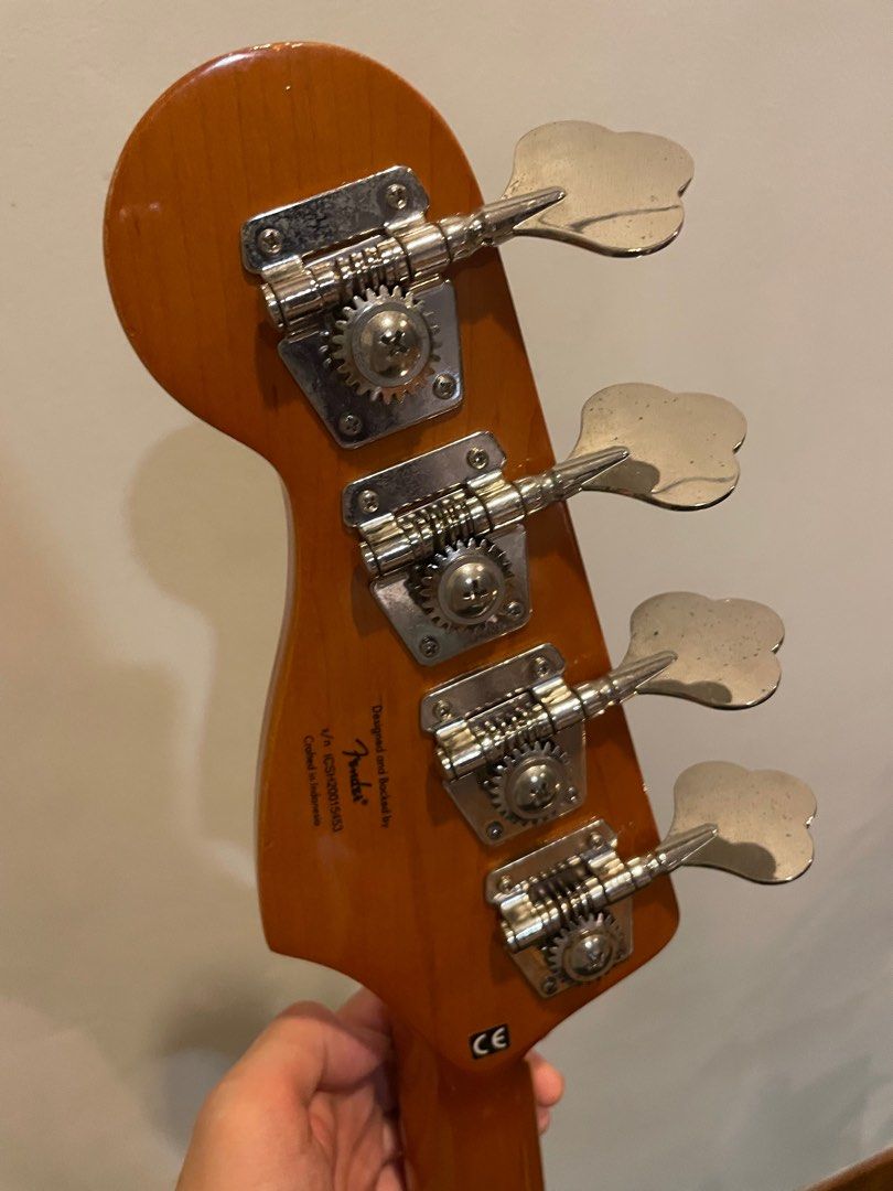 Squier Classic Vibe 70s Jazz Bass, Hobbies & Toys, Music & Media ...