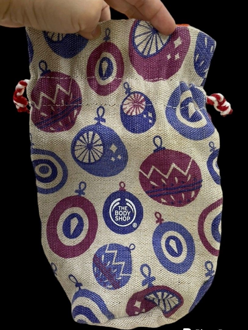 The body shop pouch on Carousell