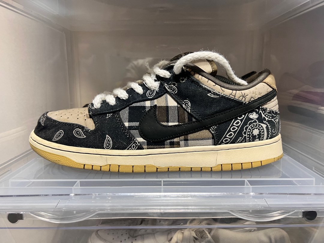 Travis Scott Nike SB dunk Low, Men's Fashion, Footwear, Sneakers on ...