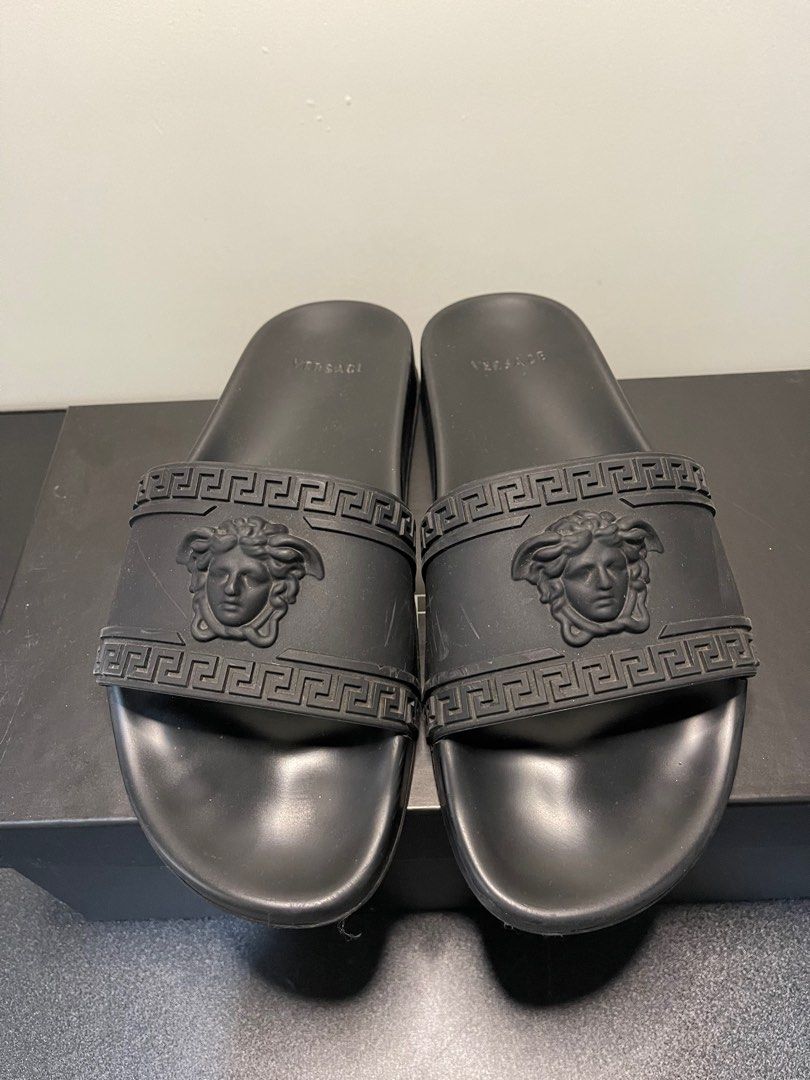 Versace medusa slide black, Fesyen Pria, Sepatu , Sandal di Carousell