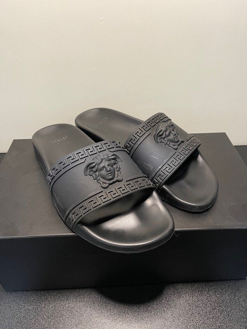 Versace medusa slide black, Fesyen Pria, Sepatu , Sandal di Carousell