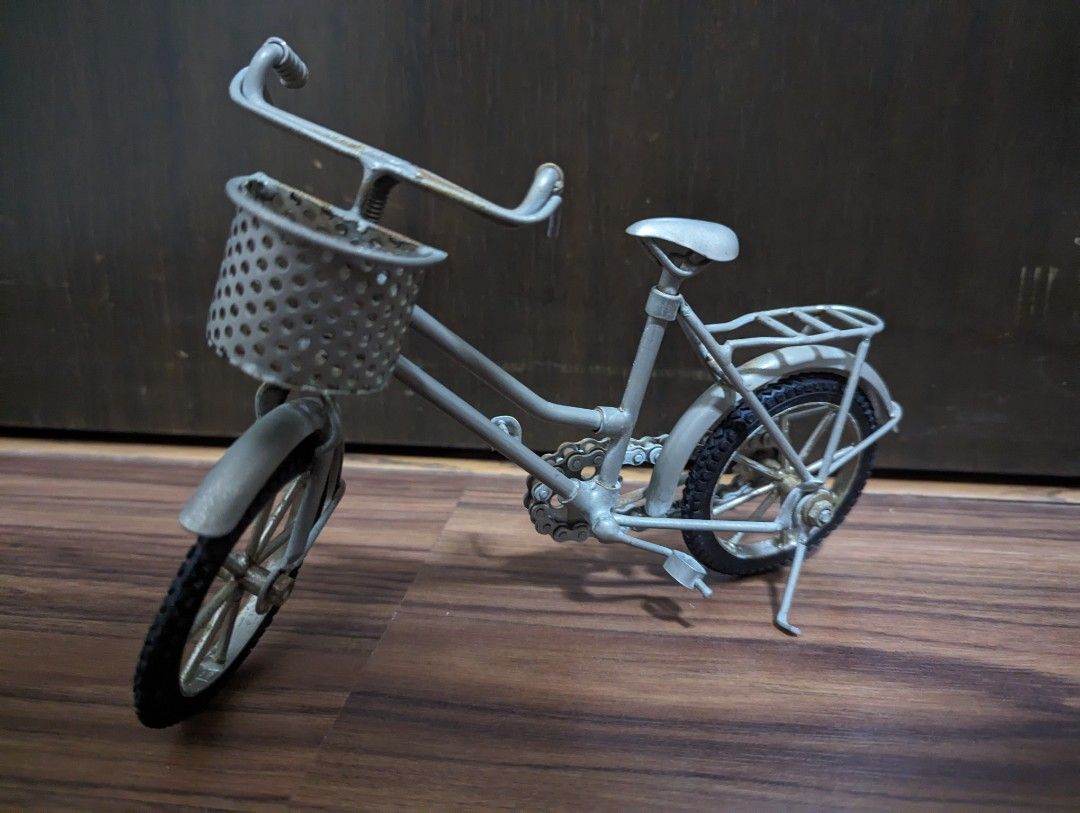 Vintage Bicycle Model, Hobbies & Toys, Memorabilia & Collectibles ...