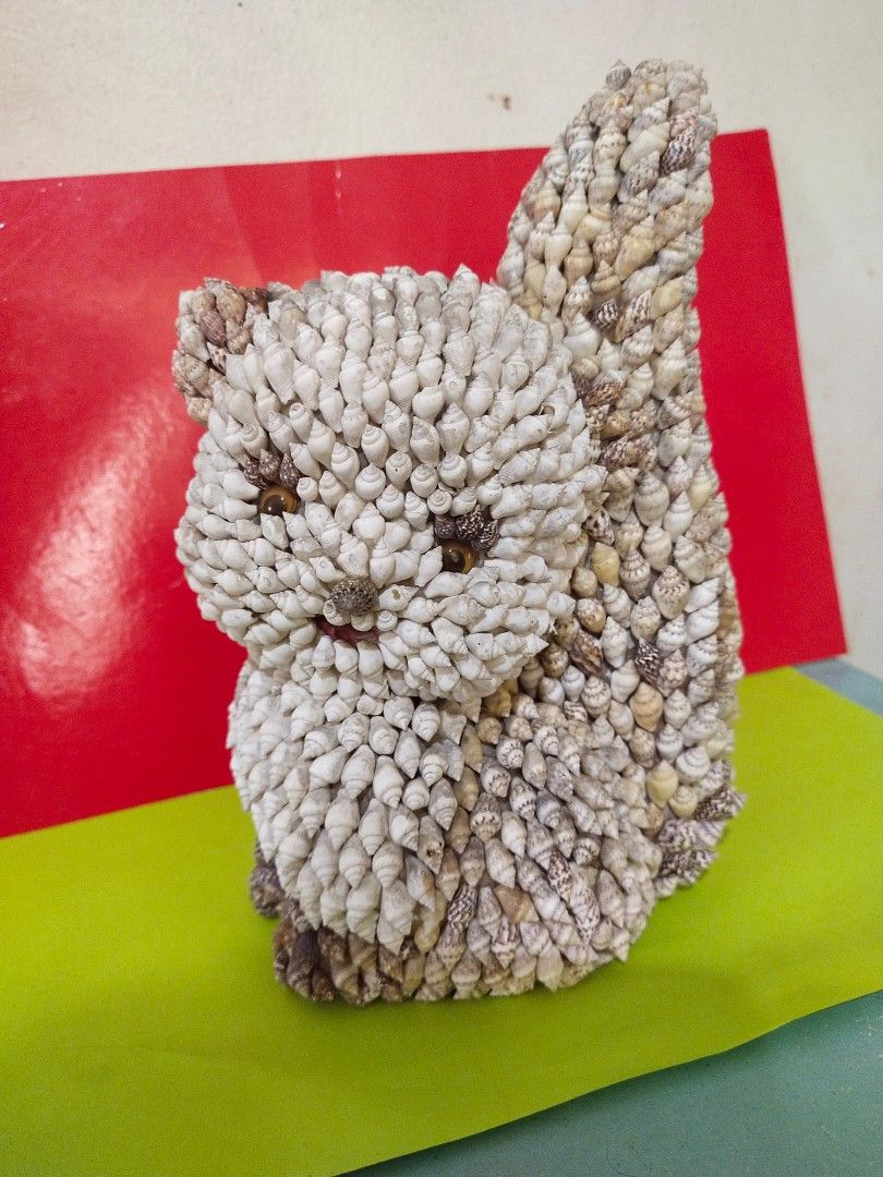 vintage "Display CAT made out of little Sea Shells"/Wonderfully cute in ...