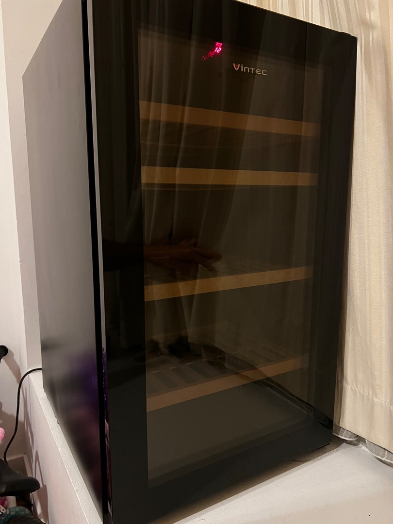 Vintec wine fridge, TV & Home Appliances, Kitchen Appliances, Wine ...