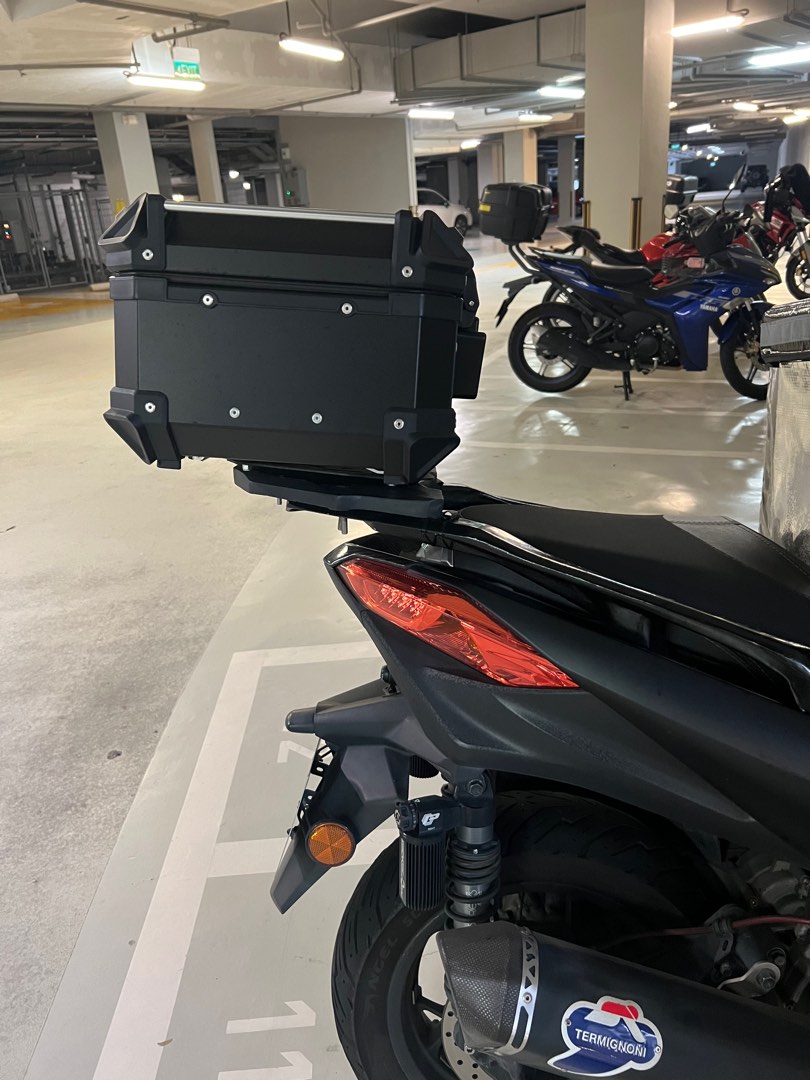 Xmax short rack w/ 25L box, Motorcycles, Motorcycle Accessories on ...