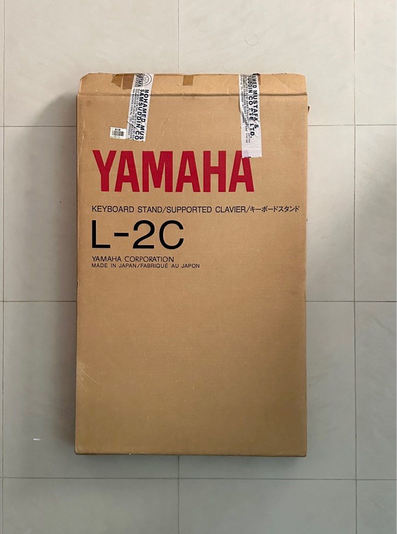 Yamaha electric keyboard with stand, Hobbies & Toys, Music & Media, Musical Instruments on Carousell