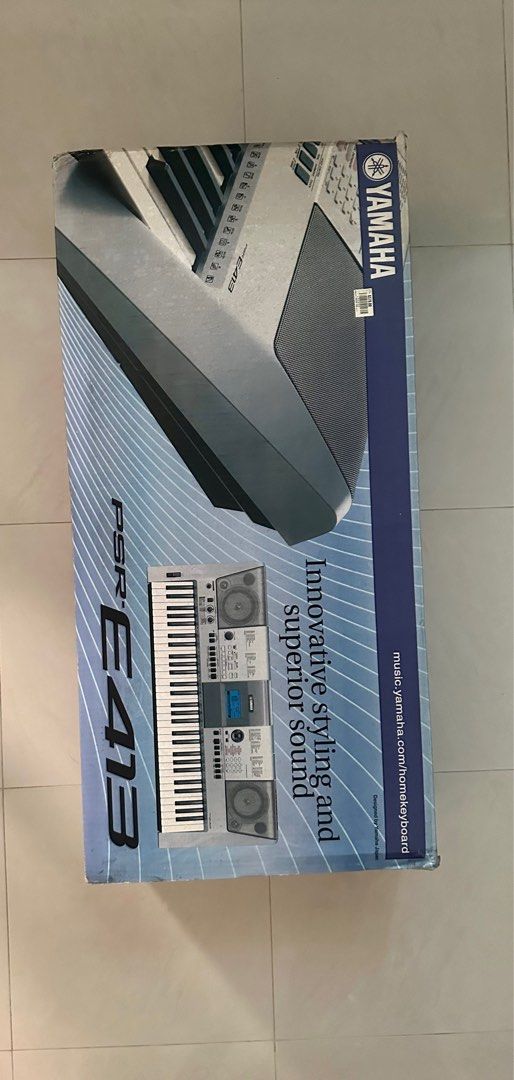 Yamaha electric keyboard with stand, Hobbies & Toys, Music & Media, Musical Instruments on Carousell