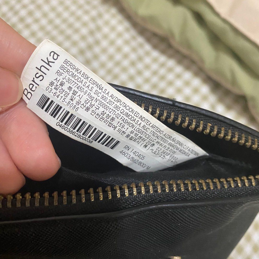 Bershka Bag / Tas Bershka warna Hitam / Tas selempang Bershka / Sling Bag Bershka, Fesyen Wanita ...