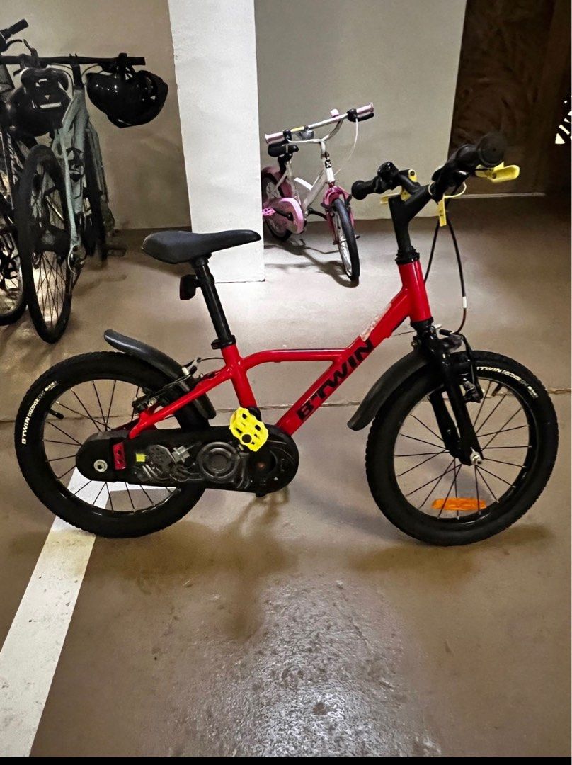 Bicycle with support wheels, Sports Equipment, Bicycles & Parts ...