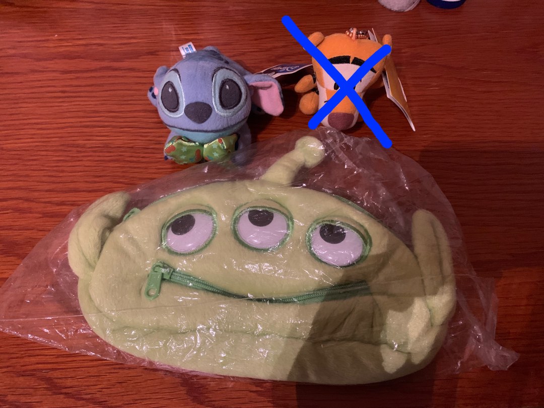 [BNWT] Disney Alien zip pencil case/Tokyo Disneyland Tigger plush ...