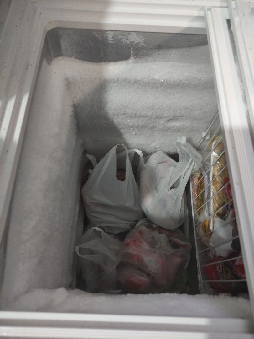 Chest type freezer & ref bundle on Carousell