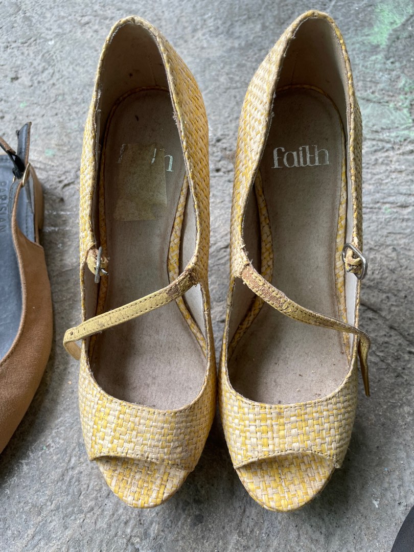 Debehams Textured Platform Heels on Carousell