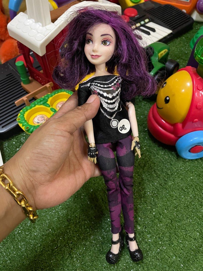 Disney descendant doll mal & evie doll, Hobbies & Toys, Toys & Games on ...