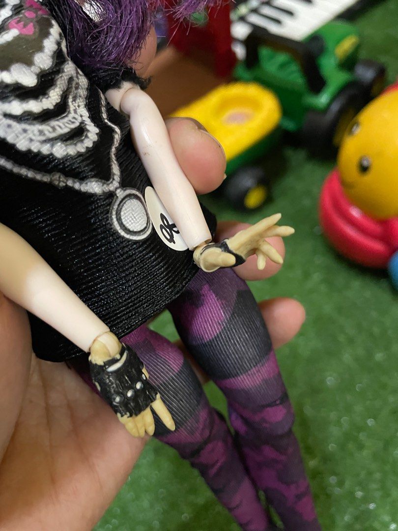 Disney descendant doll mal & evie doll, Hobbies & Toys, Toys & Games on ...