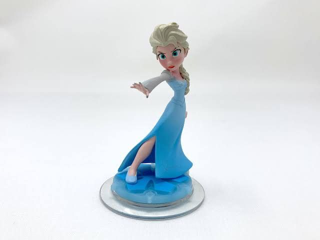 Disney INFINITY FROZEN ELSA FIGURE model # 1000025 with Free Elsa Card ...