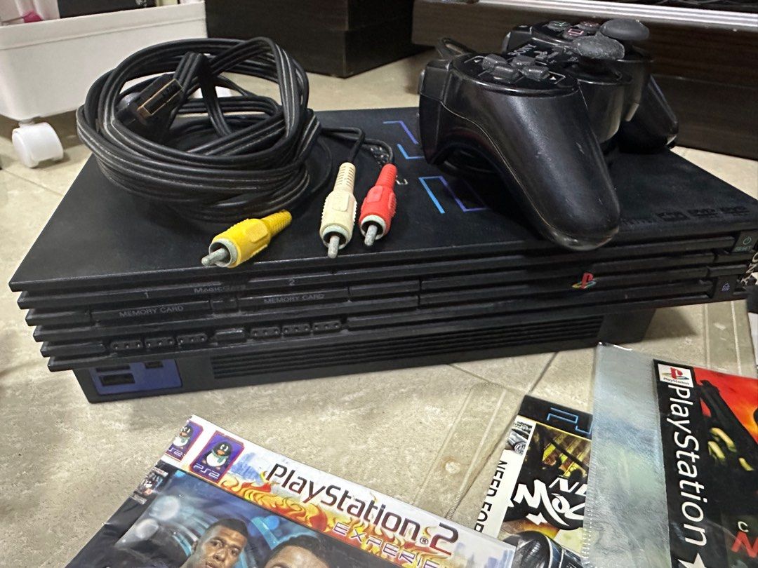 (Faulty disk reader) PS2 with one controller and games, Video Gaming ...