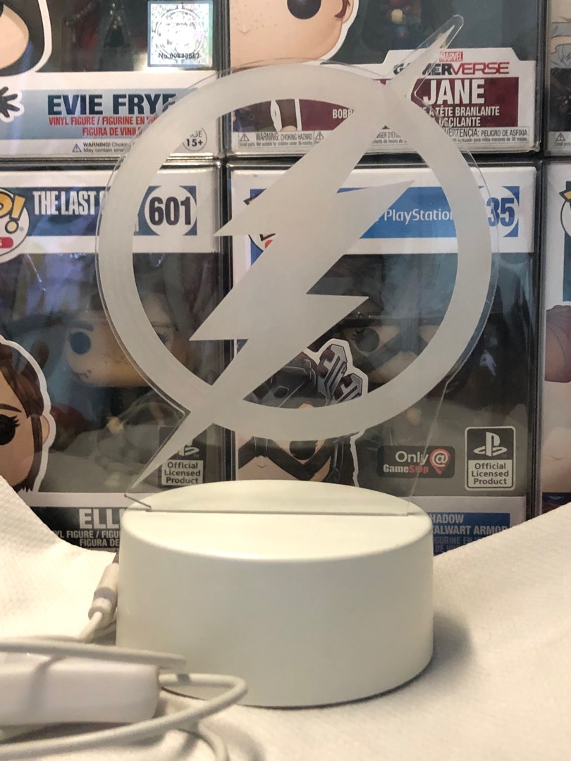 Flash Logo Lamp, Hobbies & Toys, Toys & Games on Carousell