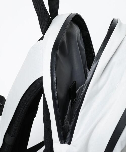 Gregory 日系 MATRIX Day Pack 20L - 經典白色 White (男女合用), 女裝, 手袋及銀包, 背囊 - Carousell