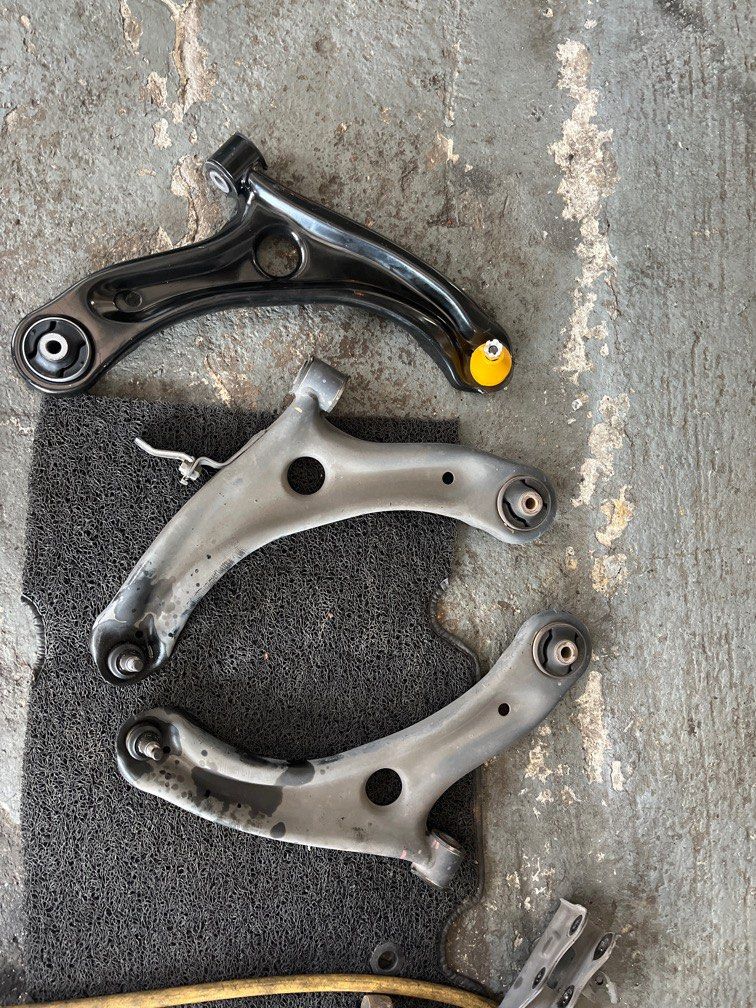 Honda shuttle lower arm, Car Accessories, Accessories on Carousell
