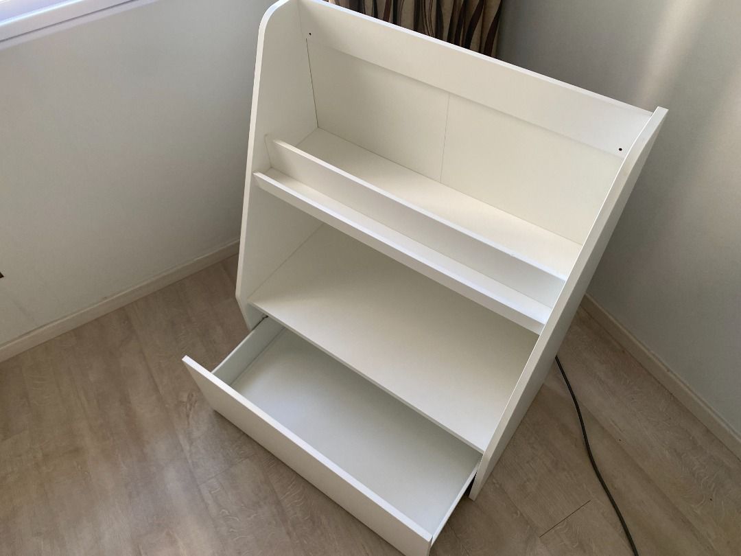 IKEA BERGIG Kids Book Display with Storage, Furniture & Home Living ...