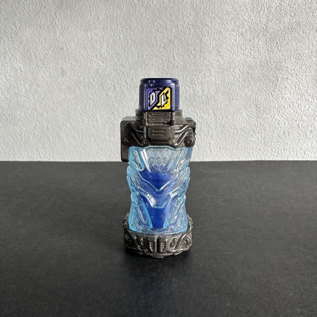 Kamen Rider Build Dragon FullBottle Full Bottle Cross Z, Hobbies & Toys ...