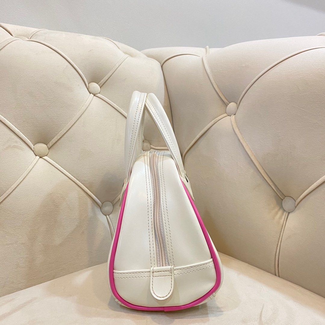 Keith Haring Uniqlo Handbag, Women's Fashion, Bags & Wallets, Shoulder ...