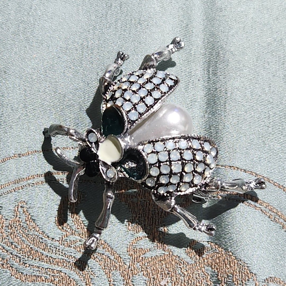 "LADYBUG at TIFFANY'S" Baby Blue Bee Brooch Silver Figurine Victorian ...